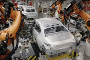 2024 Mercedes-Benz C-Class Watch How Robots Build From Scratch ...